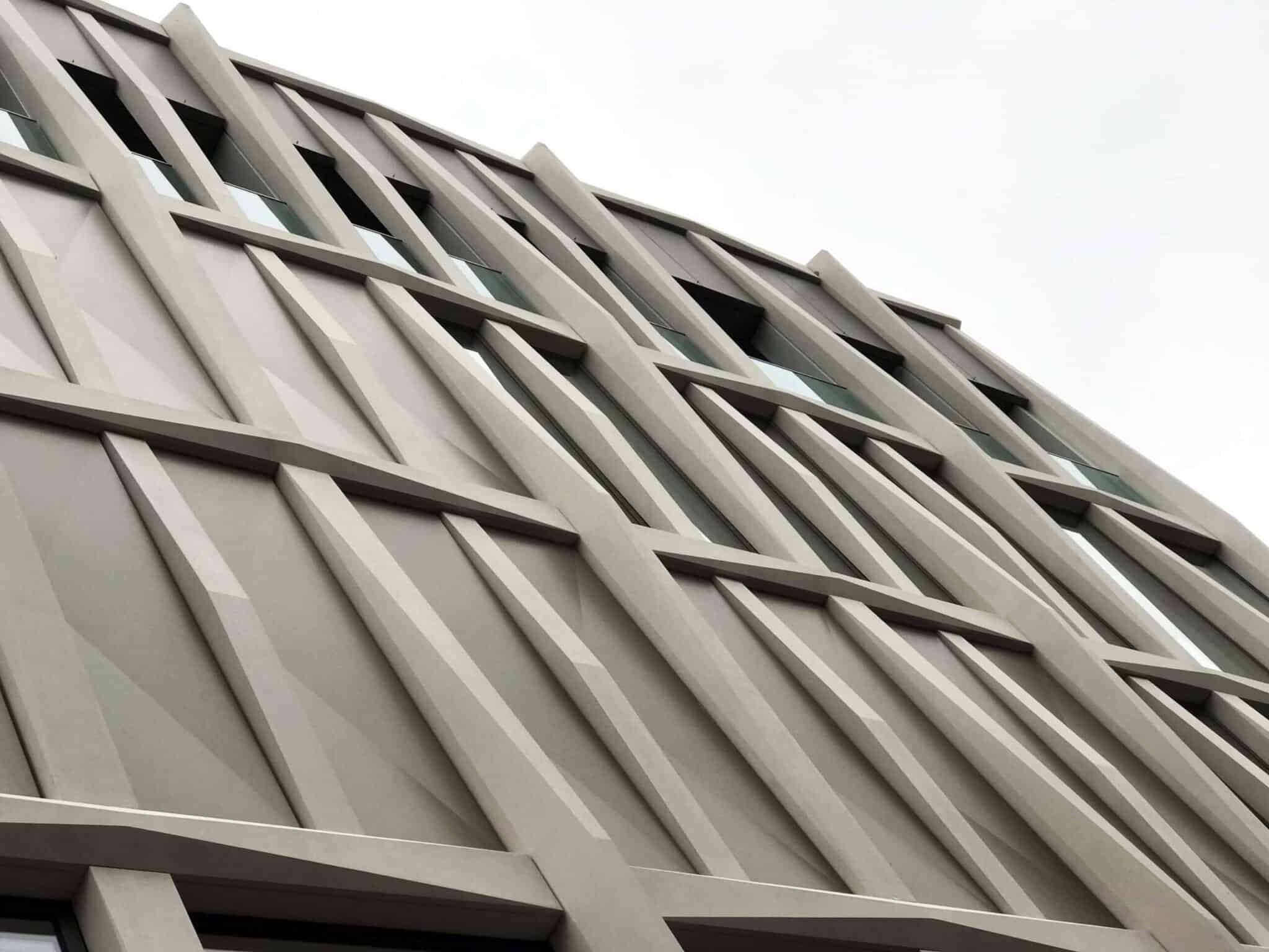 Shopping centre Amstelveen MD Shapes cladding | Metadecor