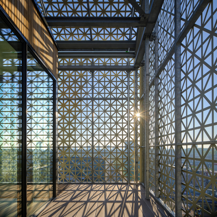 Aluminium crown on National Museum of Photography | Metadecor