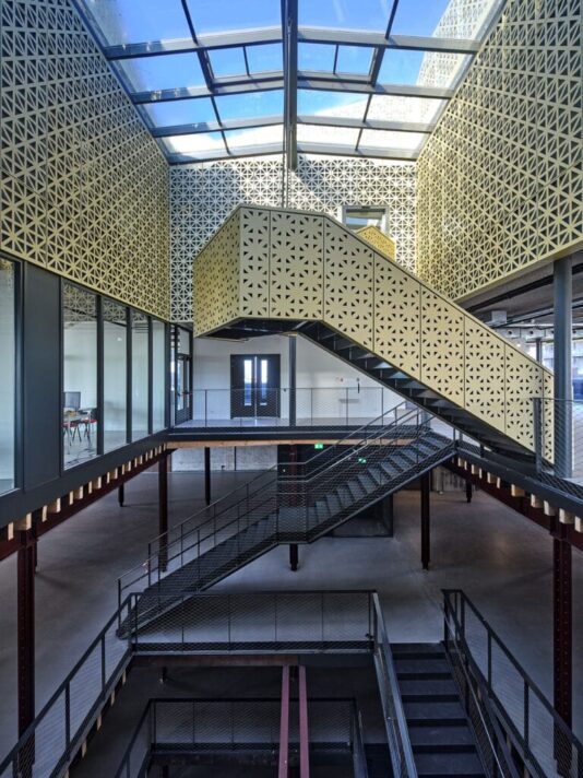 Aluminium crown on National Museum of Photography | Metadecor